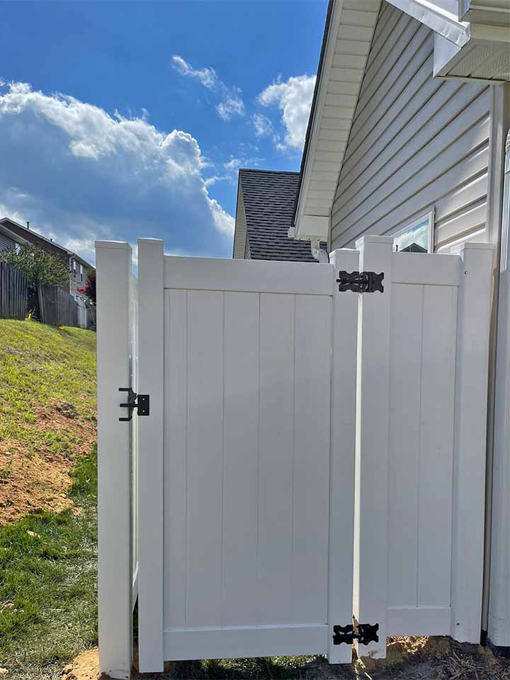 Vinyl Fence Installers - Asheville Fencing Company Solutions